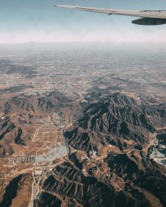 Nachhaltiger fliegen: Mit diesen 12 Tipps klappt es!